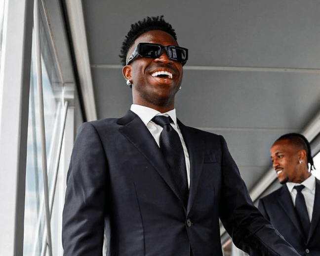 Vinicius Junior Wife? Who is Maria Julia Mazalli? - Top Inspired