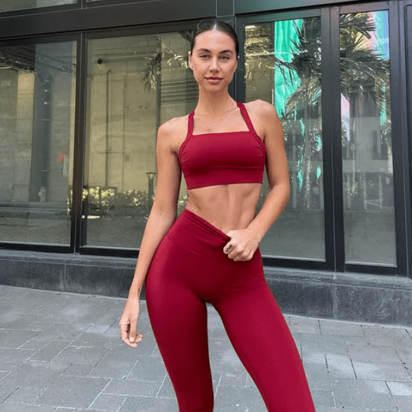 20 Hottest Instagram Girls You Need To Follow In 2025